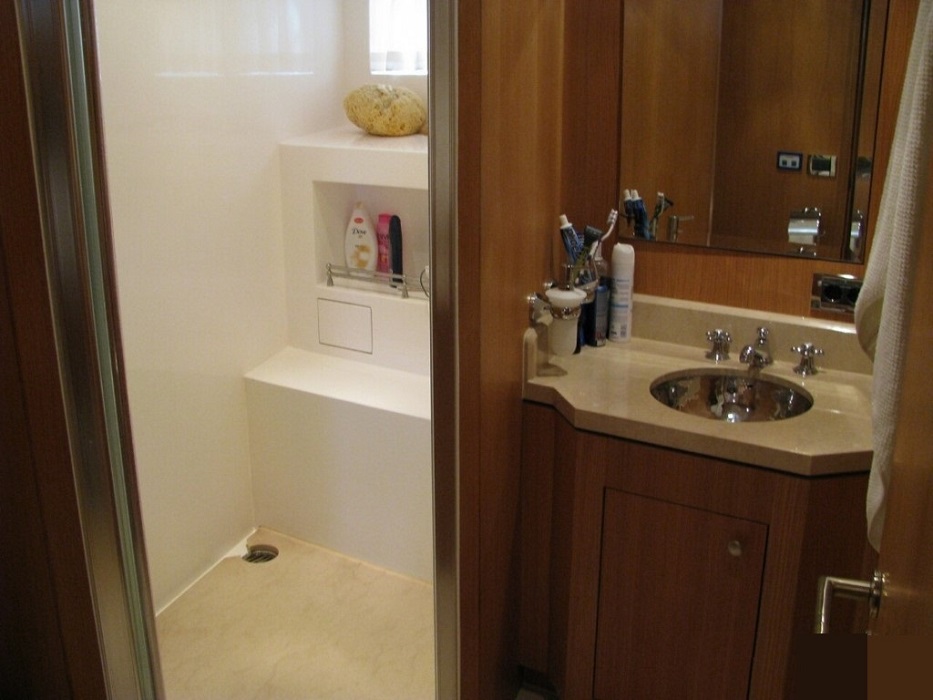 Twin Ensuite – Luxury Yacht Browser | by CHARTERWORLD Superyacht Charter